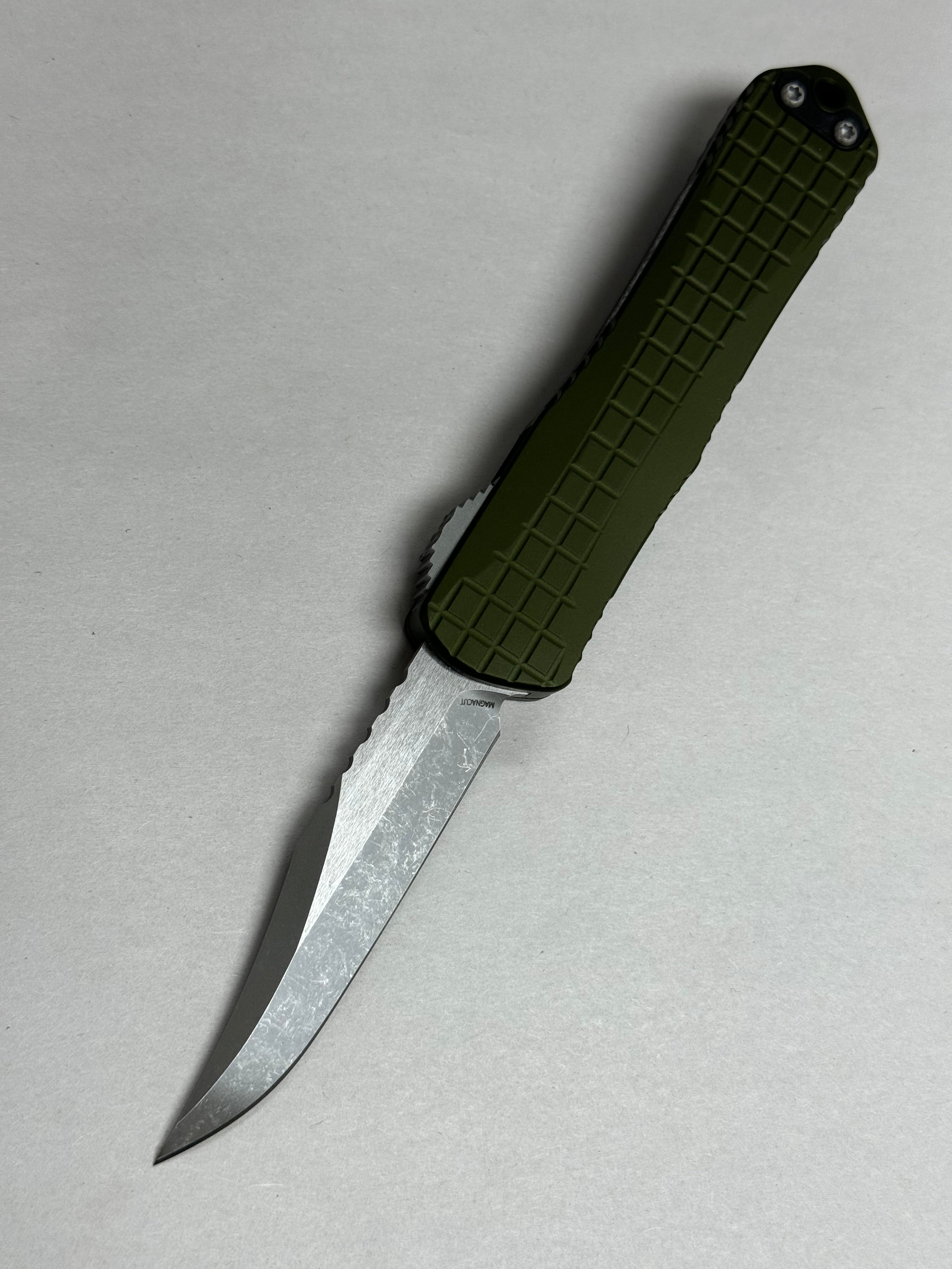 Heretic Knives Manticore E Green Grenade Grip w/ Battleworn Bowie Magn – BR OP