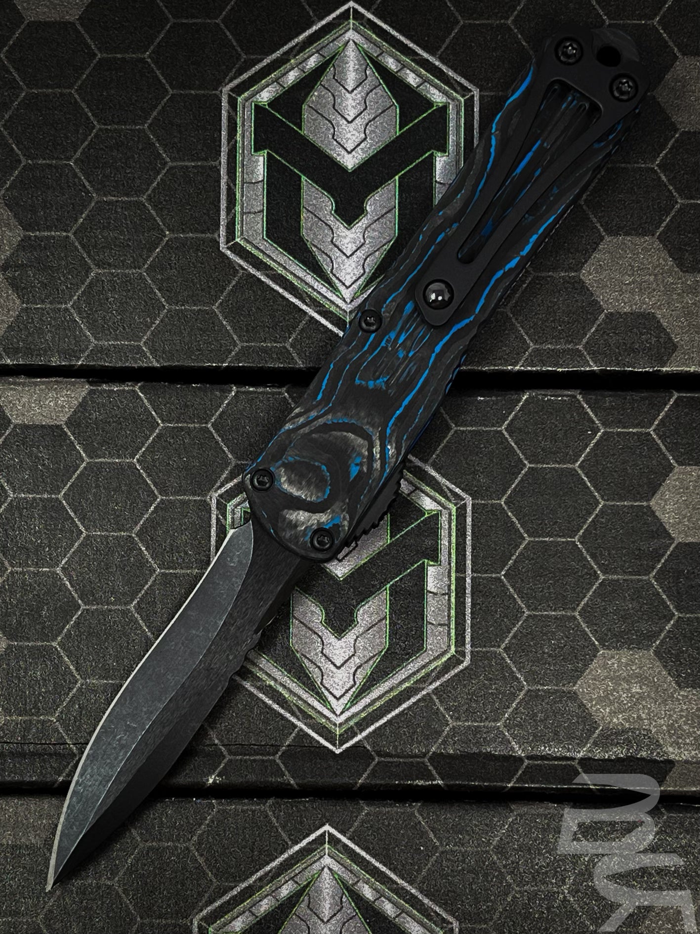 Heretic Manticore S Recurve DLC Blue Camo Carbon Blue Handle Ti Clip I – BR OP
