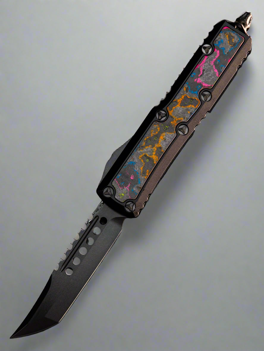 Microtech Daytona Hellhound DLC Inlaid 80’s Camo Carbon DLC Accents