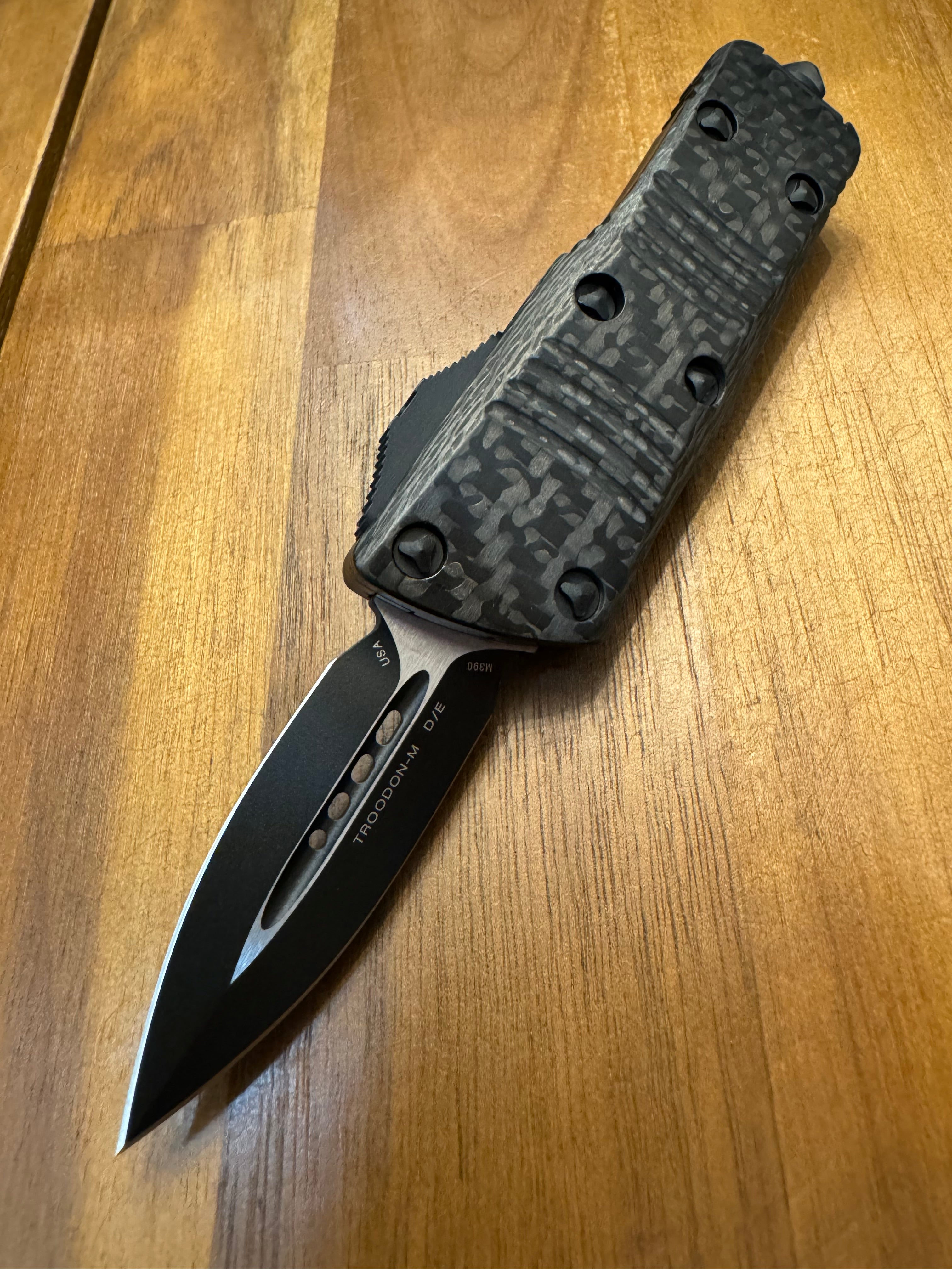 Microtech Mini Troodon D/E Tactical w/ Carbon Fiber Top Signature Seri ...
